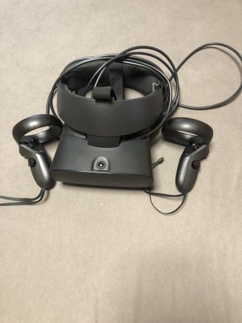 Pirkti Oculus/Meta Rift S VR akiniai.