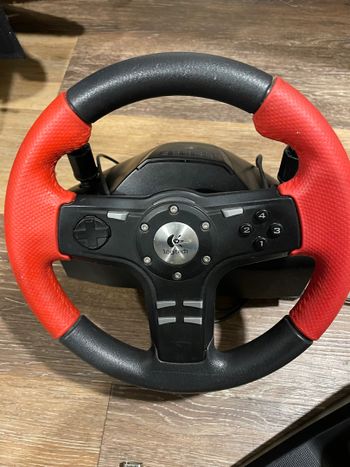 Pirkti Logitech Formula Force Ex vairas su pedalais