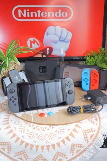 Comprar Nintendo Switch V2 + accesorios GARANTÍA