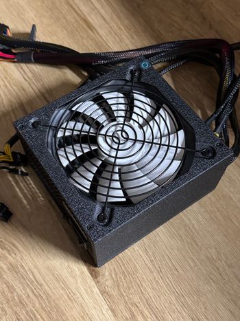 Pirkti Valeo V 700W 80+ Silver