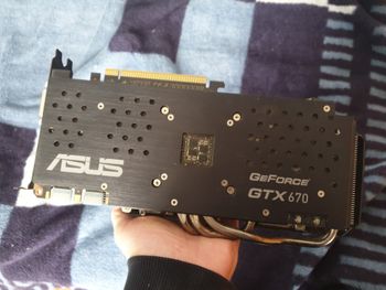 Pirkti Asus GeForce GTX 670 2 GB 915 Mhz PCIe x16 GPU