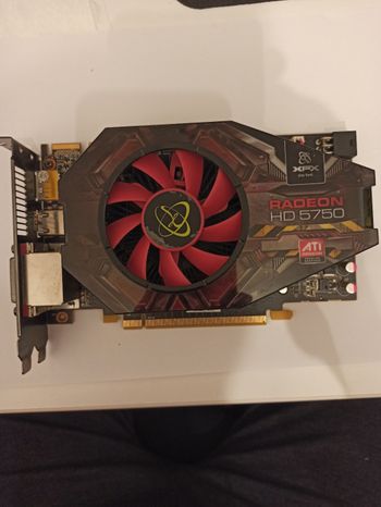 Comprar XFX Radeon HD 5750 1 GB 700 Mhz PCIe x16 GPU